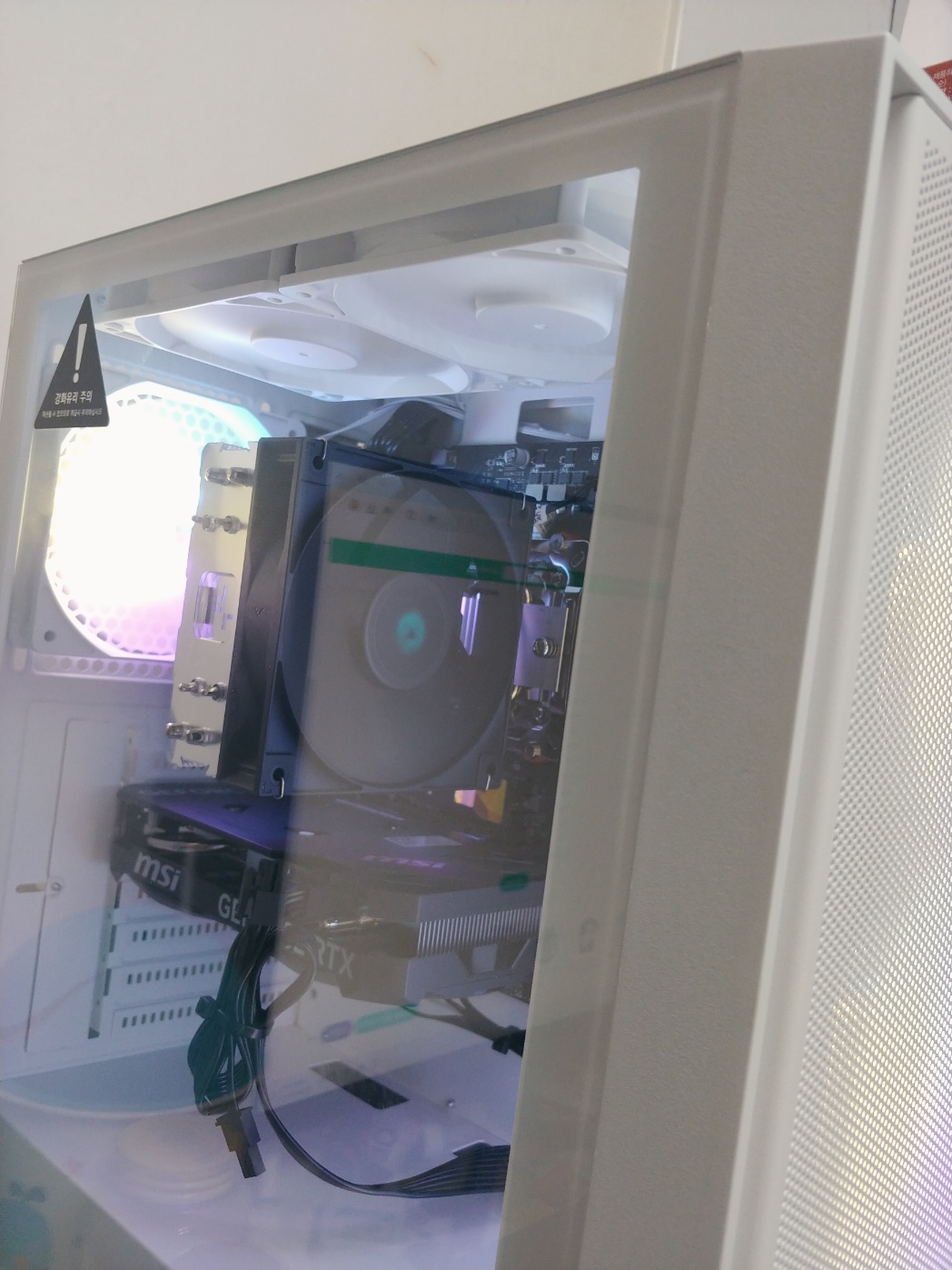 D6 MESH 강화유리 (화이트) (미들타워) : 컴퓨존