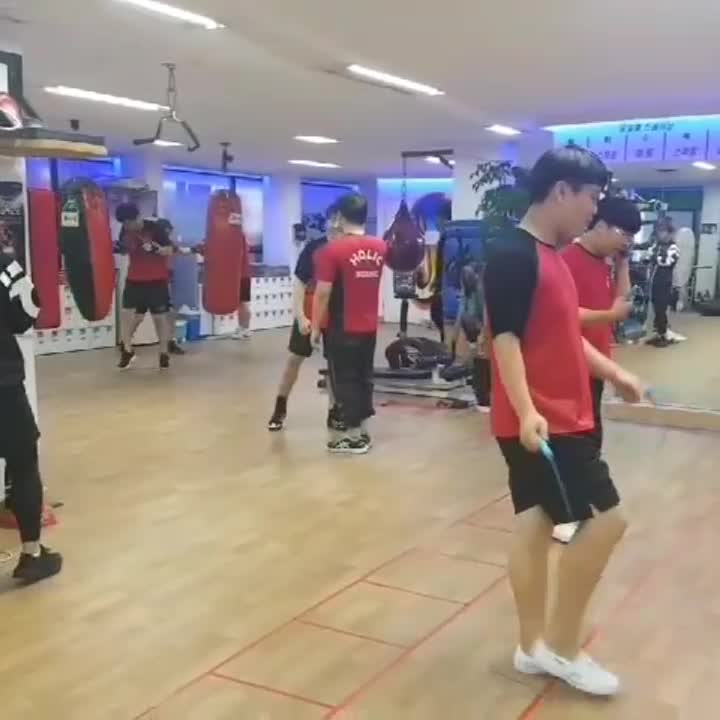 땀 흘리며 운동하는 당신이 명품성남복싱모란복싱성남권투분당복싱경기광주복싱복싱권투성남권투체육관성남복싱체육관