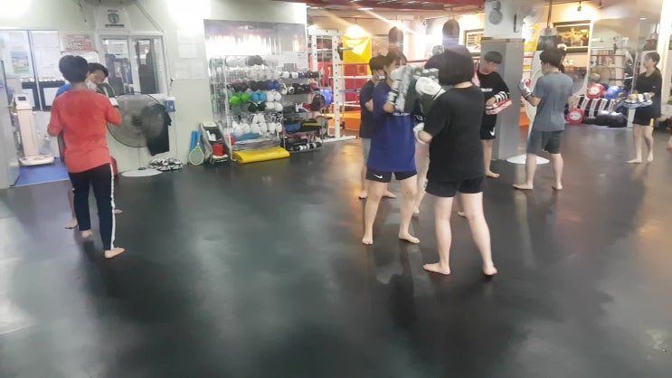 연수삼산체육관 연수구 다이어트 킥복싱 동춘동 무에타이 복싱 송도 격투기 몸짱 코로나 19 로 어려운상황에 체육관운동 스케치