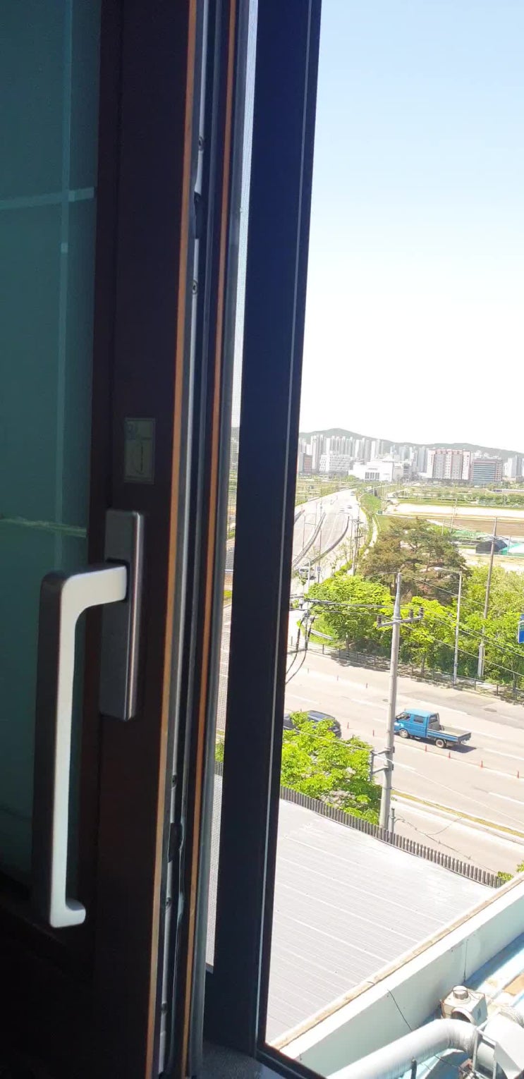 경기 수원시 권선구 구운로 씨네마호텔 시스템창호수리 및 창문수리 알우드복합창호수리 리프트슬라이딩 수원창문수리 Gu 지유