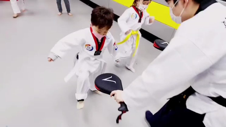 유치부 태권도입문👊영통태권도영통맘수원맘신성초성인태권도유아체육추천 아크로바틱아크로바틱유치부태권경희대음악줄넘기