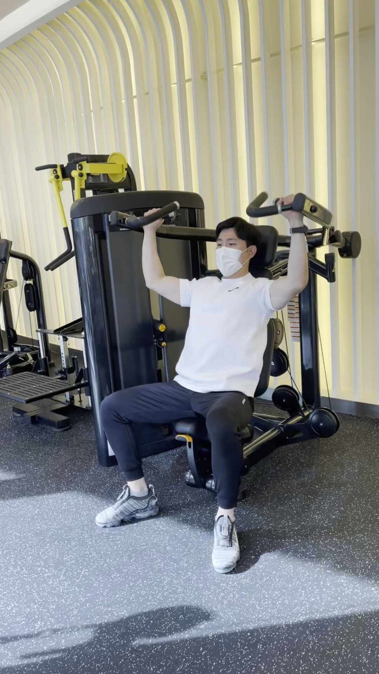 헬스보이짐and필라걸 상암mbc점 올여름 헬스보이짐 상암점에서 어깨깡패 머슬핏 되는 운동 상암동헬스장 상암헬스장 상암동피티