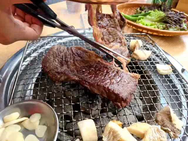 구래동소고기맛집 육브라더스 김포마산역점 갓성비 넘치는 등심을 드세여 목요일엔 돼지고기도 맛볼 수 있는 김포마산역맛집