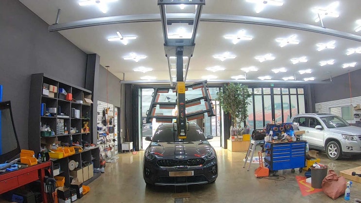 니로 전면유리교환 주말 운전중 스톤칩으로 크랙이 발생한 기아자동차 Niro 자동차유리교환 고성능 틴팅을 패키지로 시공한 후기와 유리교환시 궁금한 차앞유리교체 수리비용