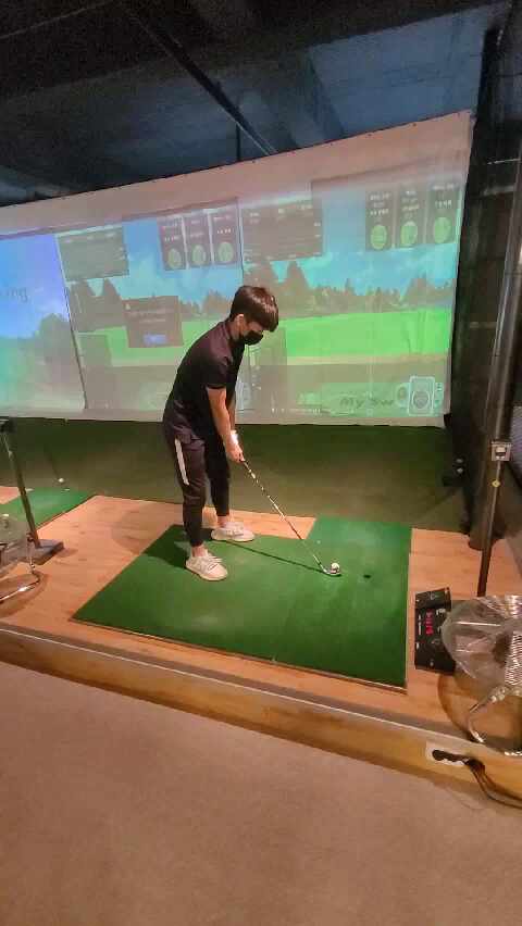 헬스보이짐 대전시청점 윤준성 Golf팀장 티칭영상대전헬스장 대전필라테스 대전pt 둔산동헬스장 둔산동pt 대전골프 둔산동스크린