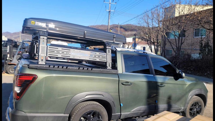 쌍용 렉스턴스포츠 칸 롤바 위 차박 캠핑을 위한 스토리지웍스 루프탑 텐트 2100 블랙에디션 더마스터 장착 네이버 블로그