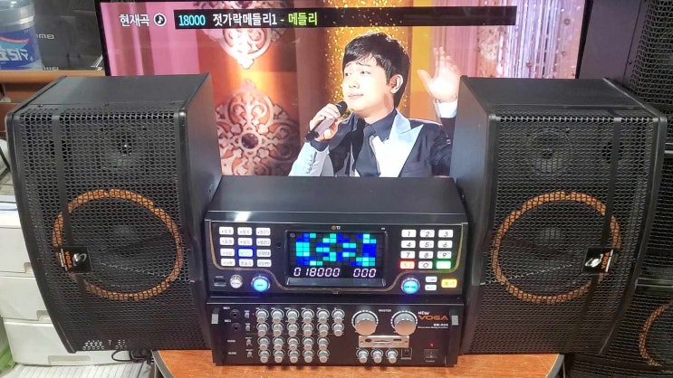 중고 Tj미디어 태진반주기 S70f 노래방반주기 노래방기기 노래방기계 이동식반주기 동전 코인 부스 노래방 중고반주기 노래연습장