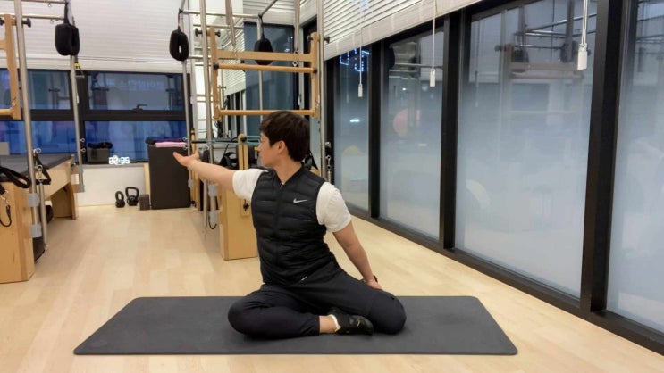 견갑골 내측통증 허리디스크 관리에 좋은 운동 ` 코어발란스핏 바른체형운동 용인 재활필라테스 체형교정운동 전문가