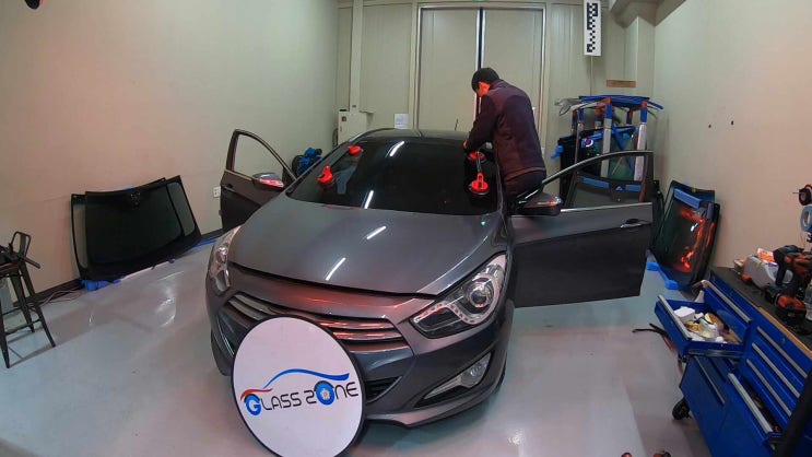 I40 유리교체 현대자동차 크랙으로 앞유리가 파손된 아이40 순정 차유리 교체수리와 솔라열차단썬팅 과정소개와 내차 정확한 유리교체 수리가격 정보 안내 네이버 블로그