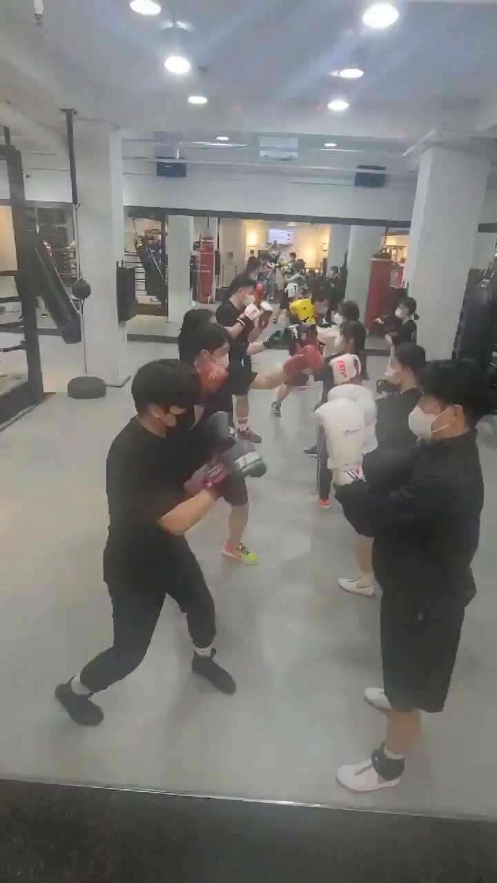 선릉복싱 역삼복싱 강남복싱 근처복싱 다이어트복싱 24시복싱 단체복싱 뮤직복싱 써킷트레이닝 🥊크로스핏 강남최고의 다이어트복싱장