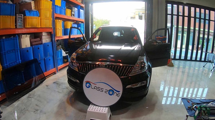 렉스턴 앞유리교체 운전중 돌빵칩으로 쌍용자동차 Rexton 정품 전면유리교체 및 쏠라열차단썬팅을 수리한 사례 소개와 내차 자동차유리교체 시 정확한 수리견적 정보 Tip