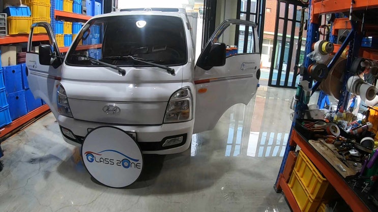 포터2 탑차 신차패키지로 크루즈 오디오리모컨 핸들 사이드락폴딩 백미러 순정전동접이 하이패스룸미러 자도 전후방카메라 블랙박스 레버비상등 후진 Led 보조등 설치