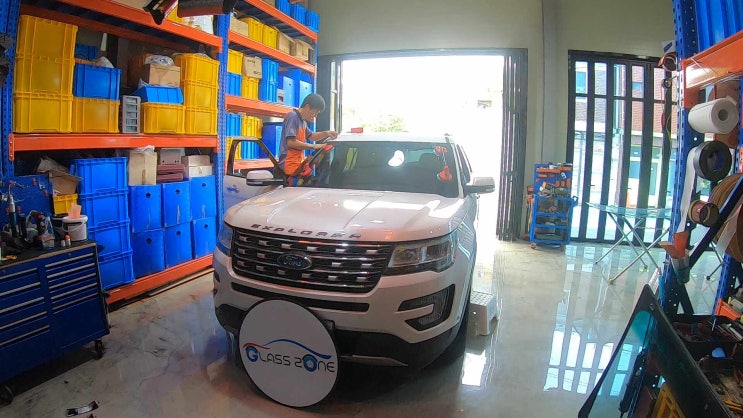 포드 익스플로러 앞유리교체 Explorer 23 돌빵 깨짐으로 정품 전면유리교체 쏠라썬팅 패키지 앞유리교환 수리과정과 내차 자동차유리교환시 정확한 수리비용 정보 안내