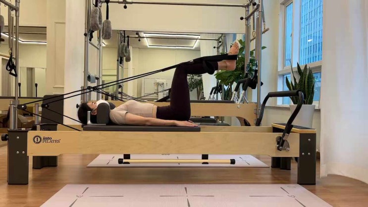 reformer : feet in strap[필라테스동작, 부평필라테스, 갈산동필라테스, 삼산동필라테스, 필라테스칼리지인천점 ...