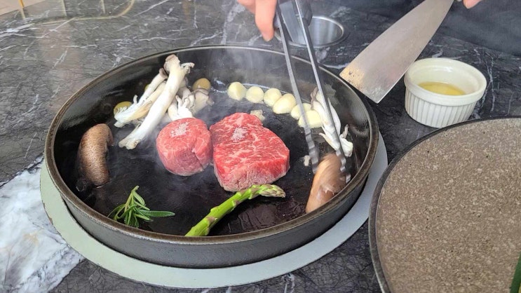 도쿄등심 압구정점 한우의 끝판왕 솔직 후기 압구정 로데오역 맛집 압구정 데이트 압구정 룸식당 기념일 레스토랑 한우 맛집