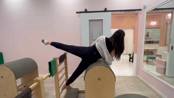 풍무동필라테스 김포 필라테스 운동영상 바렐 업다운서클 ㅣ보니따필라테스 김포 풍무점 네이버 블로그