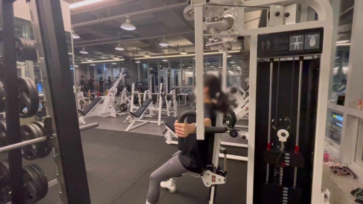수완지구 개인pt 상체근력운동 Maxfit 라운드숄더 개선과 어깨라인까지 만들어주는 여자도 필수인 가슴운동 루틴 여성개인피티