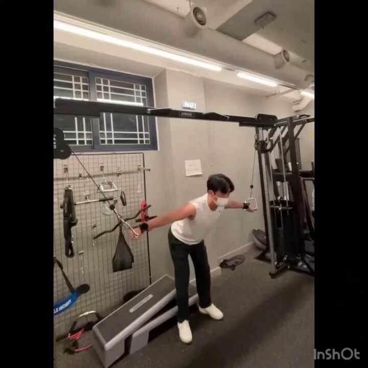 신림pt신림역pt신림피티신림역pt샵신림피티샵신림헬스신림여성전용pt신림프라이빗레슨 민대표님 남성회원님 어깨운동 공개