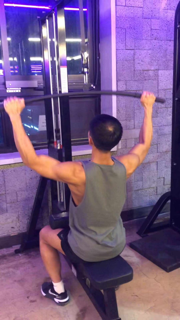 헬스대학 신불당캠퍼스 시합 준비하고 계신 헬스대학 트레이너 선생님들의 등운동 영상 불당동헬스장신불당헬스장불당동pt