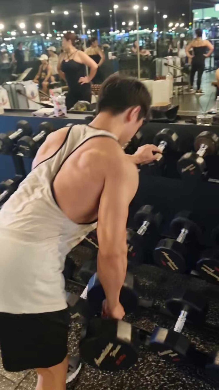 경성대 피티 대연동 피티 등 운동도 섬세하게 원 암 덤벨 로우 네이버 블로그