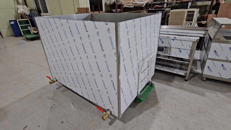 초대형 스텐 수조(水槽) 제작 후기 ; 약 2톤의 물 저장 / SUS 304 / 1.5T / 도로 조경 공사용 스텐 수조 제작 / 황학동 중앙시장 주방 114 / 중앙 테크 ...