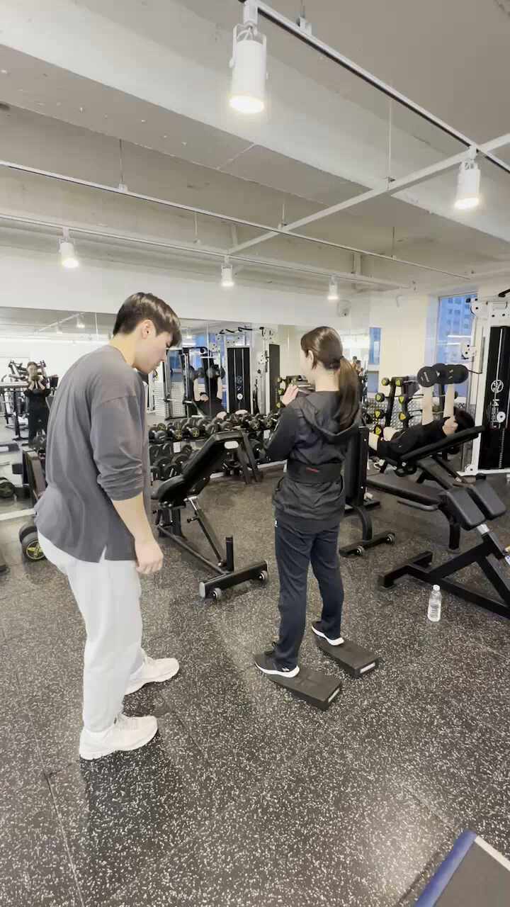 고블릿 스쿼트에 대하여 해운대 헬스장 장산 헬스장 좌동 헬스장 송정 헬스장 24시헬스장 연중무휴 24시헬스장 다이어트