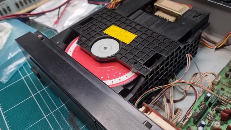 인켈 CDP CD-1160R 재생시 소음 및 인식불량 수리. R2R AD1865n을 사용한 인켈의 멀티비트 초기 CDP : 네이버 블로그