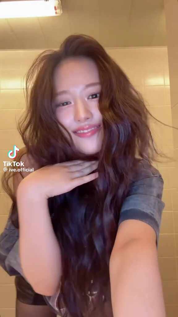 250601 IVE 공식트위터 안유진 : 네이버 블로그