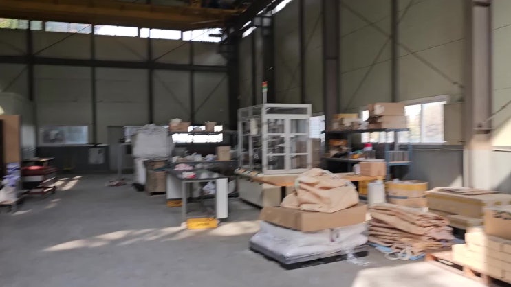 저렴한 함안소형공장 매매로서 8억 5,000만원, 면적은 토지 2,449㎡(741), 건물은 618㎡(187)이며, 남해고속도로 함안휴게소 인근이네요. : 네이버 블로그