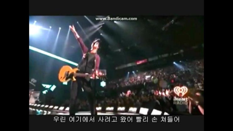 Billie Joe Amstrong pissed off at the i Heart radio festival : 네이버 블로그