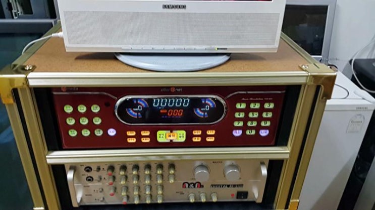 중고이동식노래방기기세트 태진 Tkr 900중고반주기 2채널 중고앰프 스피커내장 최고급 케이스 삼성lcd모니터tv로 작업한