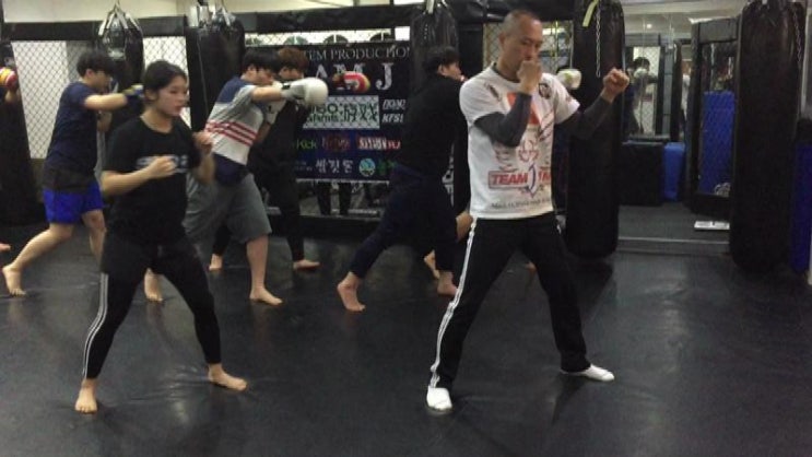 원주 종합격투기 제이킥mma짐 에서 즐거운 타격시간 전찬준관장님 의 명품 킥복싱콤비 배워가자 네이버 블로그