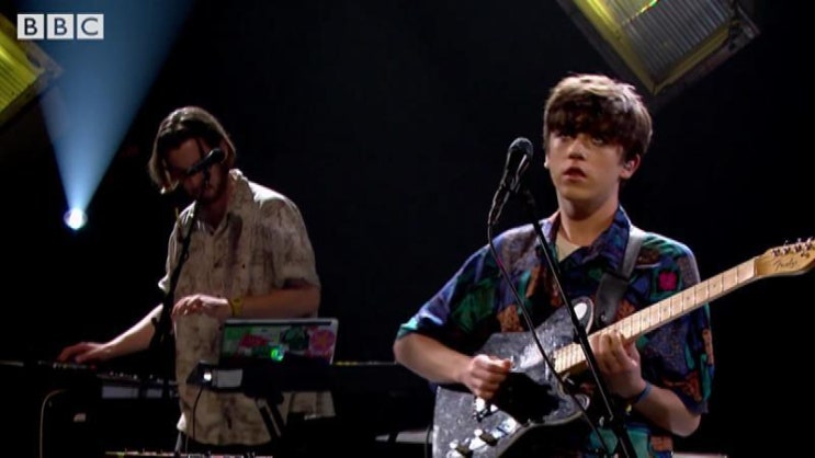 Declan McKenna (데클란 맥케나) - Isombard (Later… with Jools Holland - BBC ...