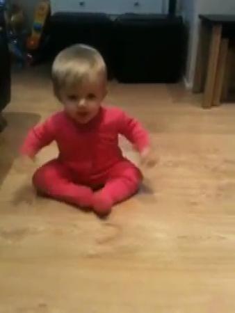 앉아서 이동하는 아기, 기지 않는 아기: shuffling baby(셔플링 베이비) : 네이버 블로그