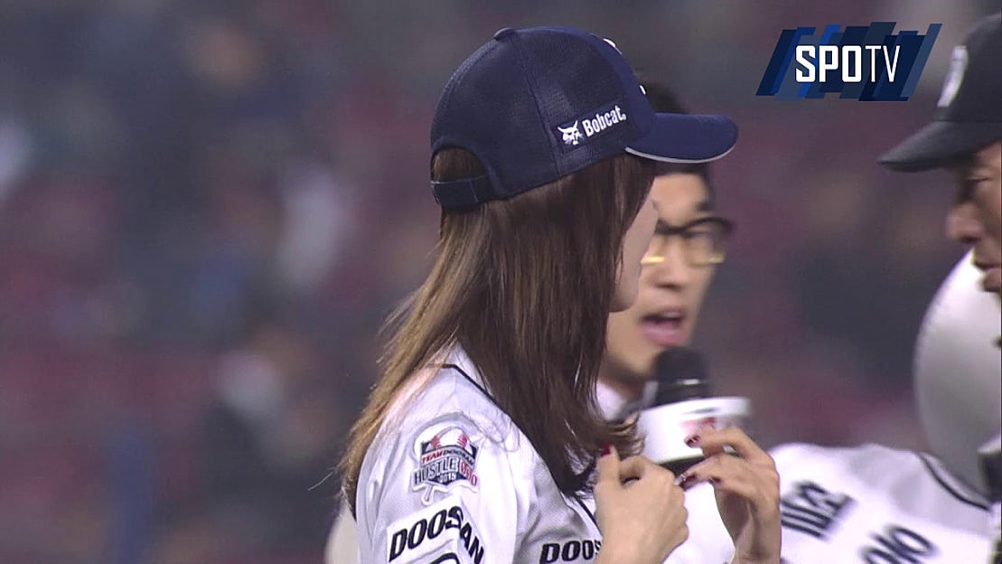 [KBO]소녀시대 윤아의 예쁜 시구 - 네이버 TV