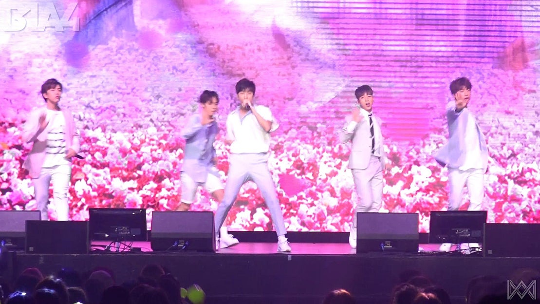 [B1A4♥BANA 3rd FANMEETING] 한 발짝 두 발짝(Step by step) 단체CAM - 네이버 TV