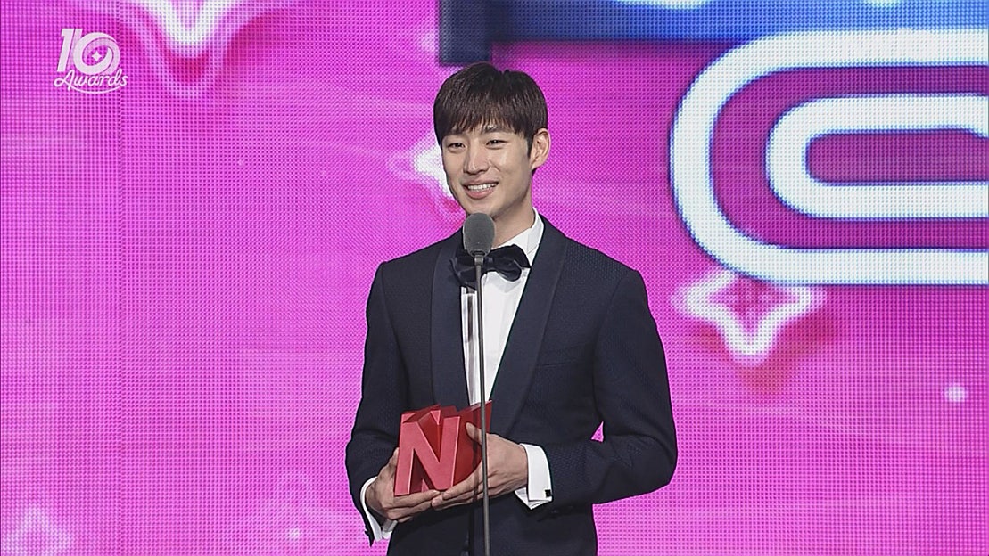 [tvN10어워즈] tvN PD 사랑 독차지! 이제훈-정상훈! - 네이버 TV
