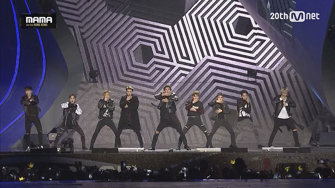 [2015MAMA] 엑소(EXO) _ CALL ME BABY PART2 INTRO + CALL ME BABY PART2 - 네이버 TV