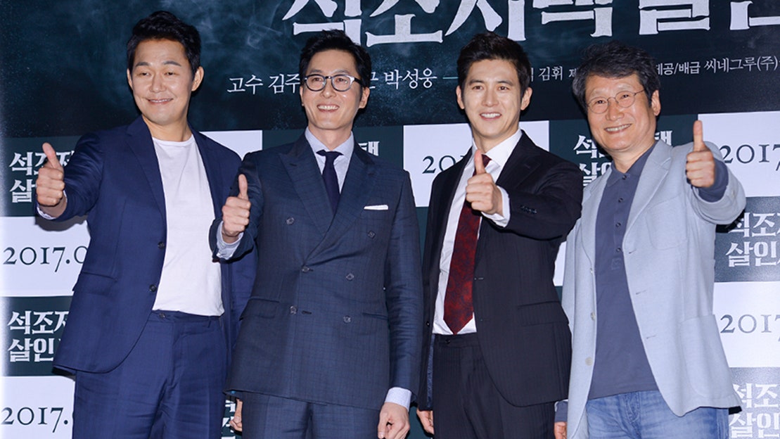 S영상 고수 김주혁 문성근 박성웅 석살의 주역들의 포토타임 석조저택 살인사건 언론시사회 네이버 Tv