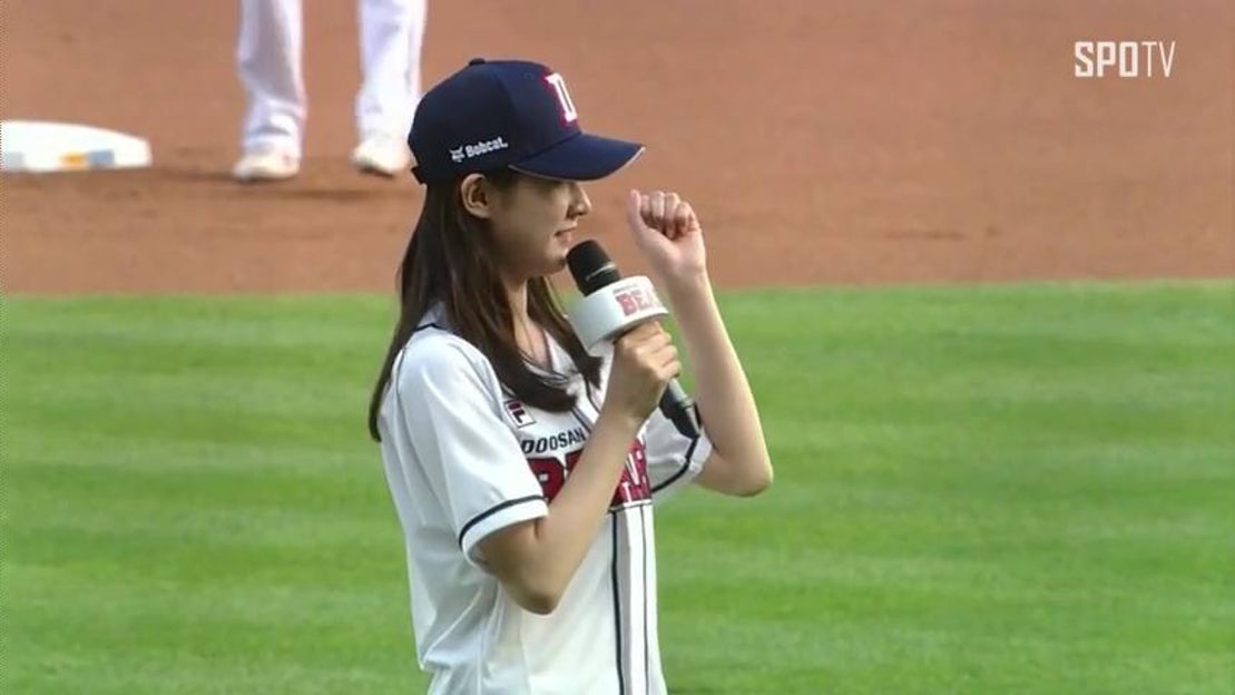 [KBO리그] 어엿한 숙녀가 된 배우 김새론 승리 기원 시구 (06.23) - 네이버 TV