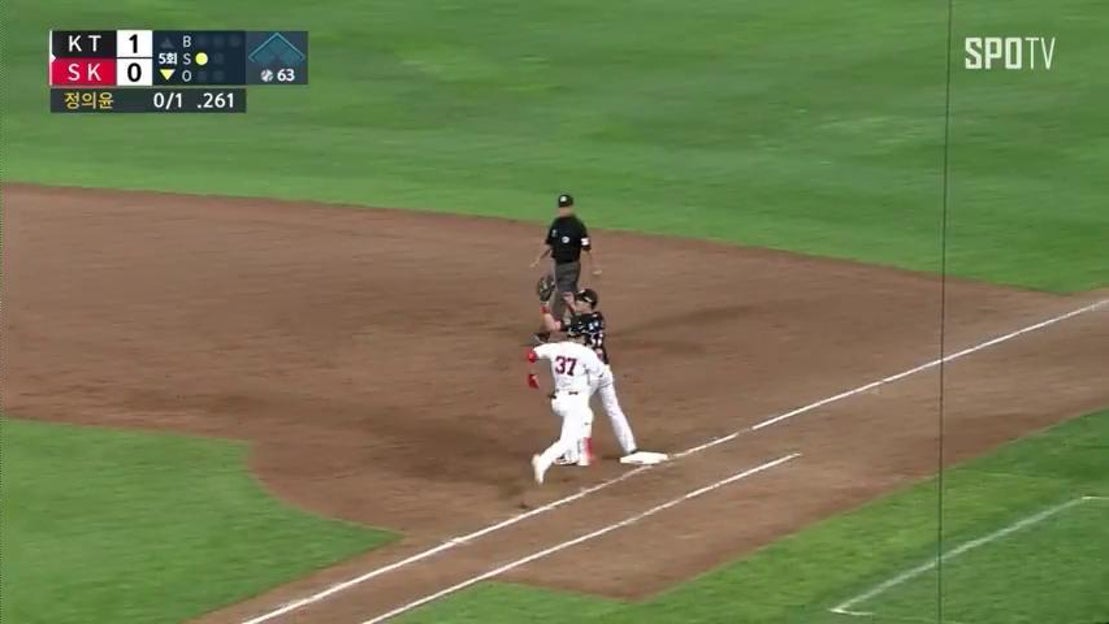 [KBO리그] '우와' 탄성을 부르는 정성곤의 호투, 5회까지 노히트 노런 (06.23) - 네이버 TV