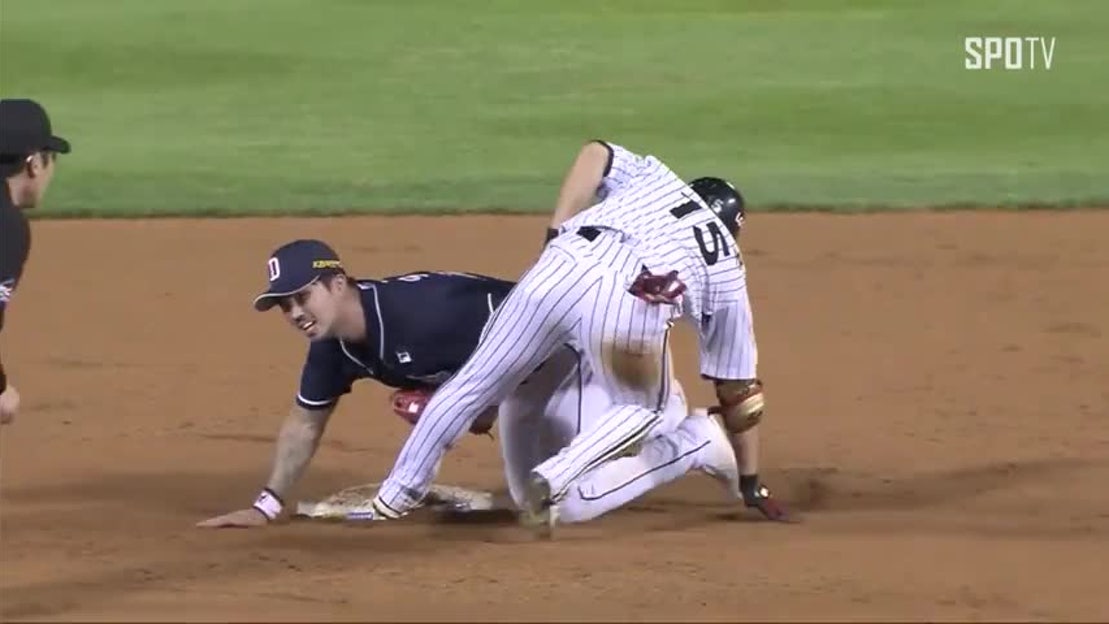 [KBO리그] 안익훈, 아쉬운 주루사로 경기 종료 (08.05) - 네이버 TV