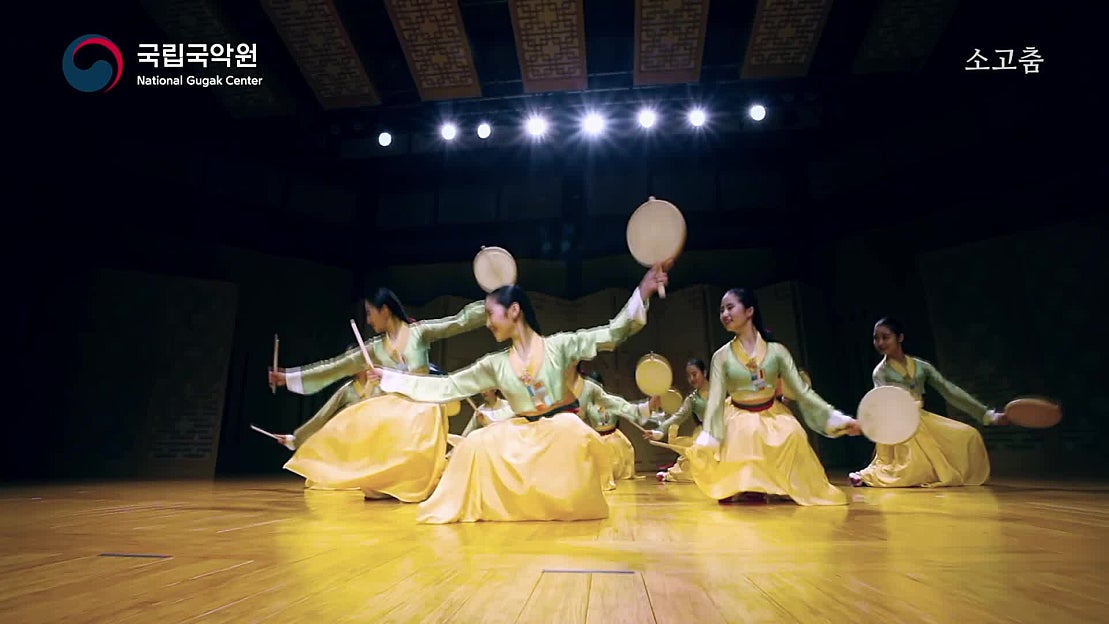 어린이를 위한 국악 동영상 - 소고춤 Sogochum(Small drums dance) - 네이버 TV