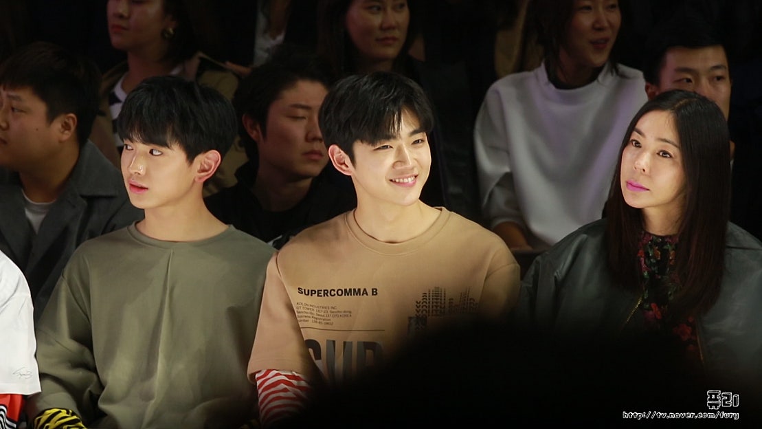 171017 서울패션위크 슈퍼콤마비SCB(Super Comma B) 안형섭 - 네이버 TV