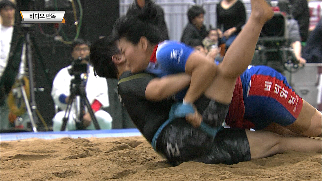 大장사씨름대회＜비룡(1부)준결＞국화급(-70kg) - 박선(전남 고흥군) VS 김다혜(콜핑) - 네이버 TV