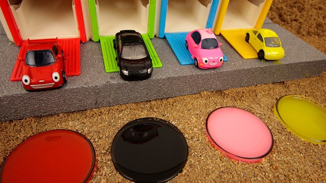 Learn Color Magic car changing color! Larva toy animation & Making ...