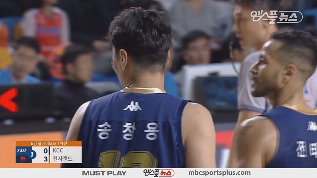 [1Q] '짧아요' 양팀 들어가지 않는 외곽슛 - 네이버 TV