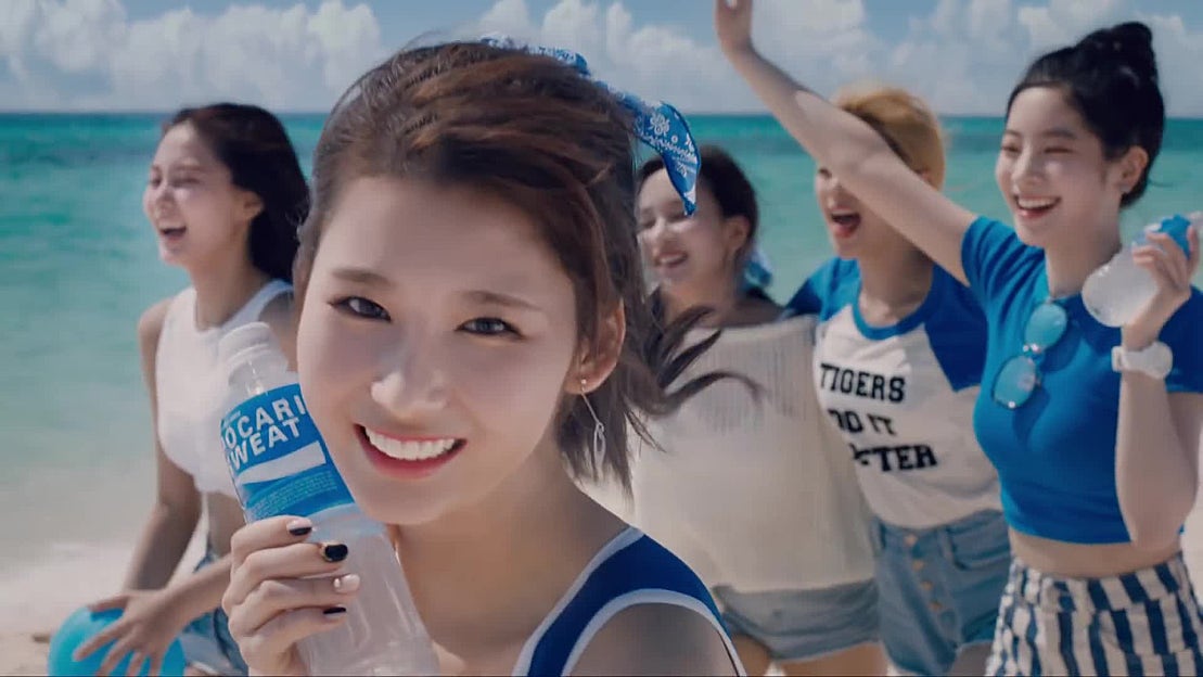 트와이스(TWICE) 2018년 상반기 포카리스웨트 TVCF - 네이버 TV