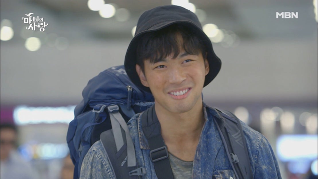 홍빈, 냄새 풍기며 공항에 등장한 꽃거지?! - 네이버 TV