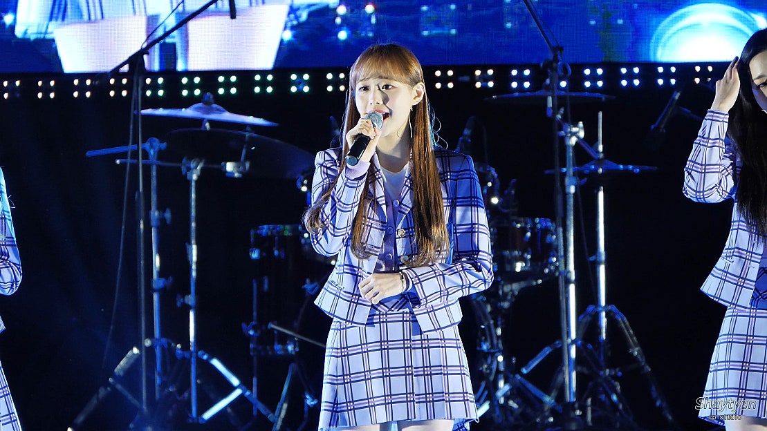 181027.이달의소녀(LOONA) 츄(Chuu) - One Way @창원 틴틴페스티벌 직캠(Fancam).by.Shaytyen ...
